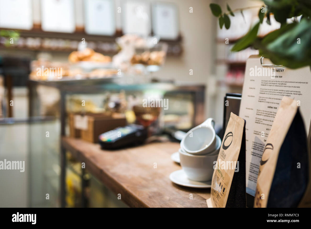 Horizontal cafe hi-res stock photography and images - Alamy