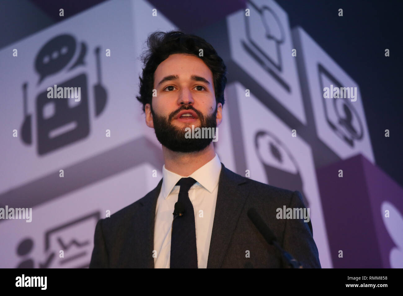 Scholar ai hi-res stock photography and images - Alamy