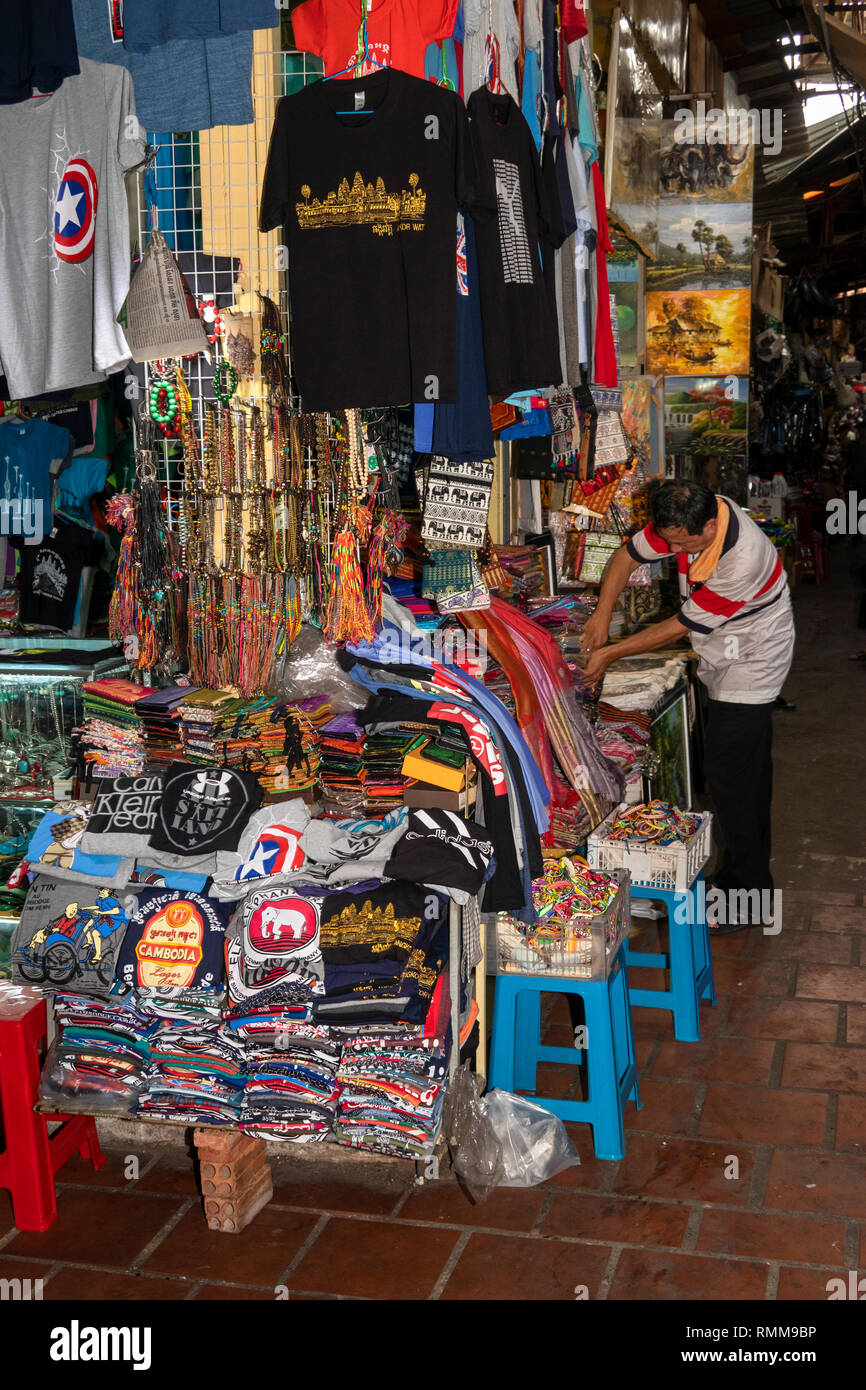 Piled high hi-res stock photography and images - Alamy