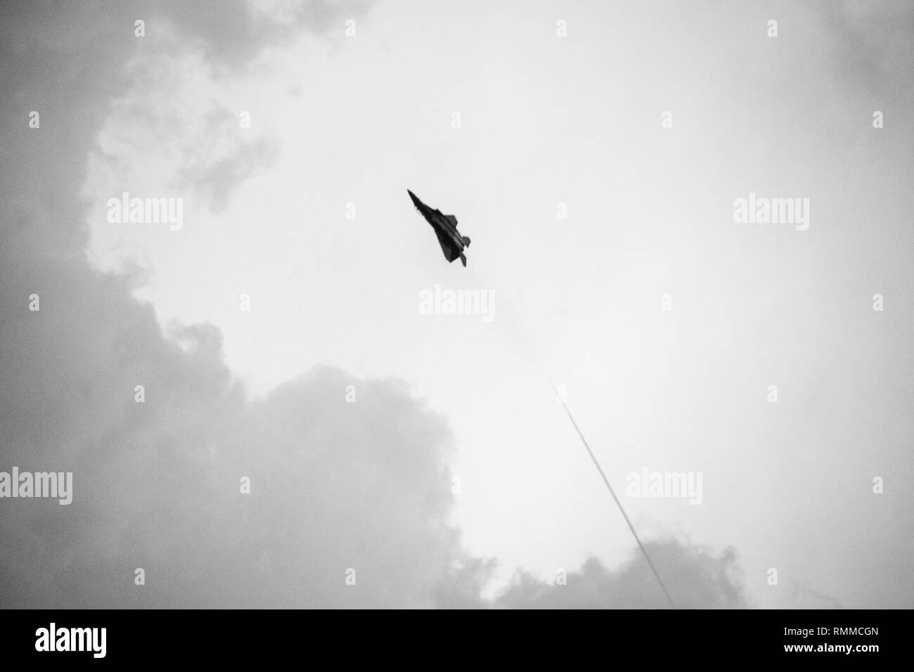 Plane trail hi-res stock photography and images - Alamy