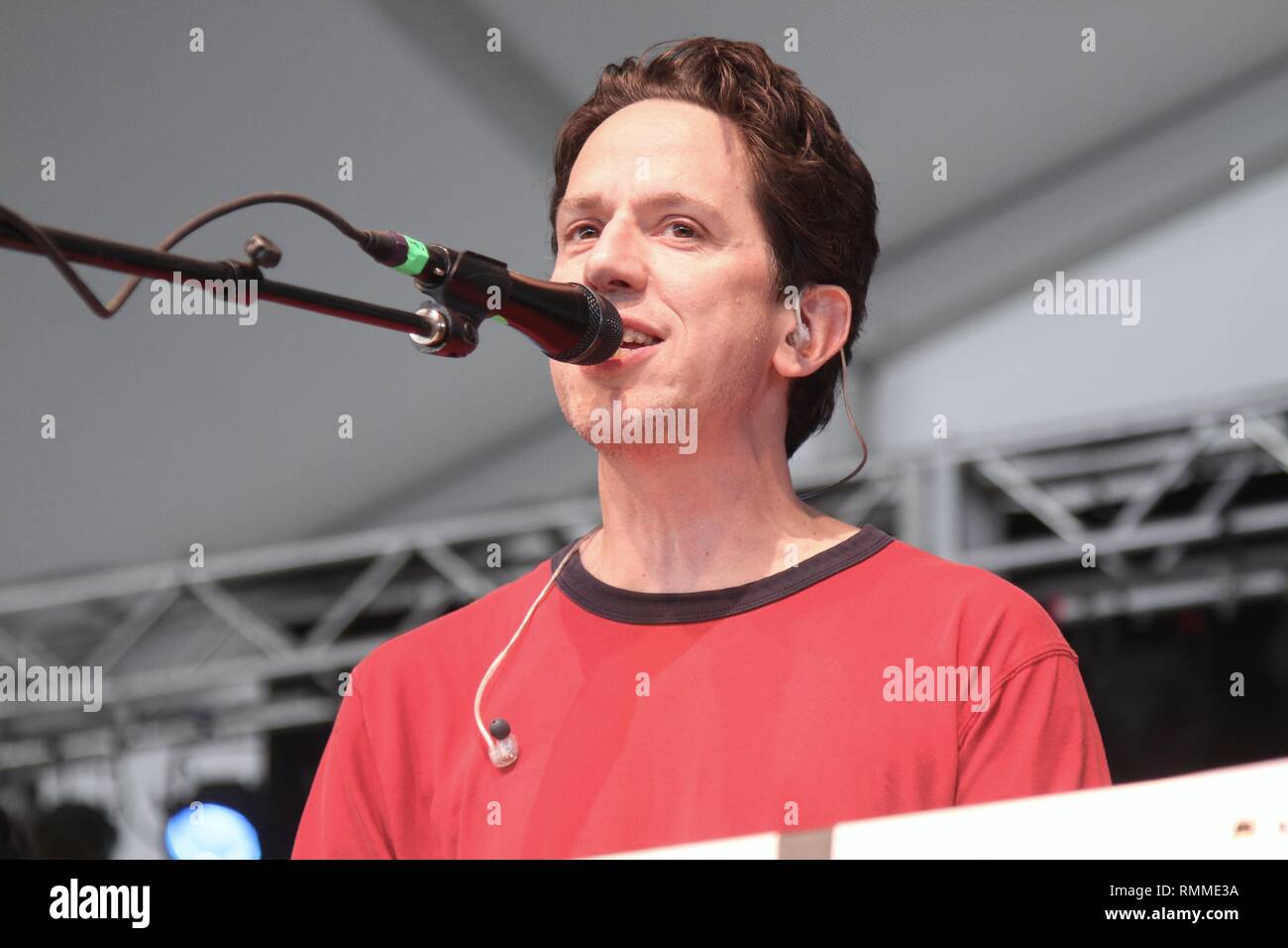 Musician John Linnell of They Might Be Giants is shown performing on ...