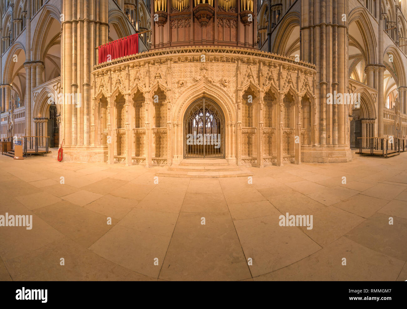 Stone crafted rood screen separating the nave and chancel at Lincoln ...