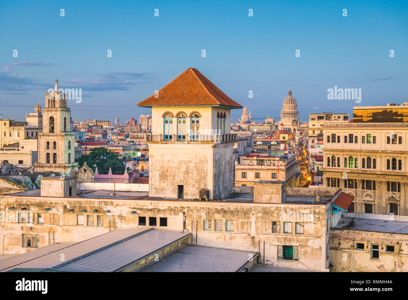 Historic buildings havana cuba architecture hi-res stock photography ...