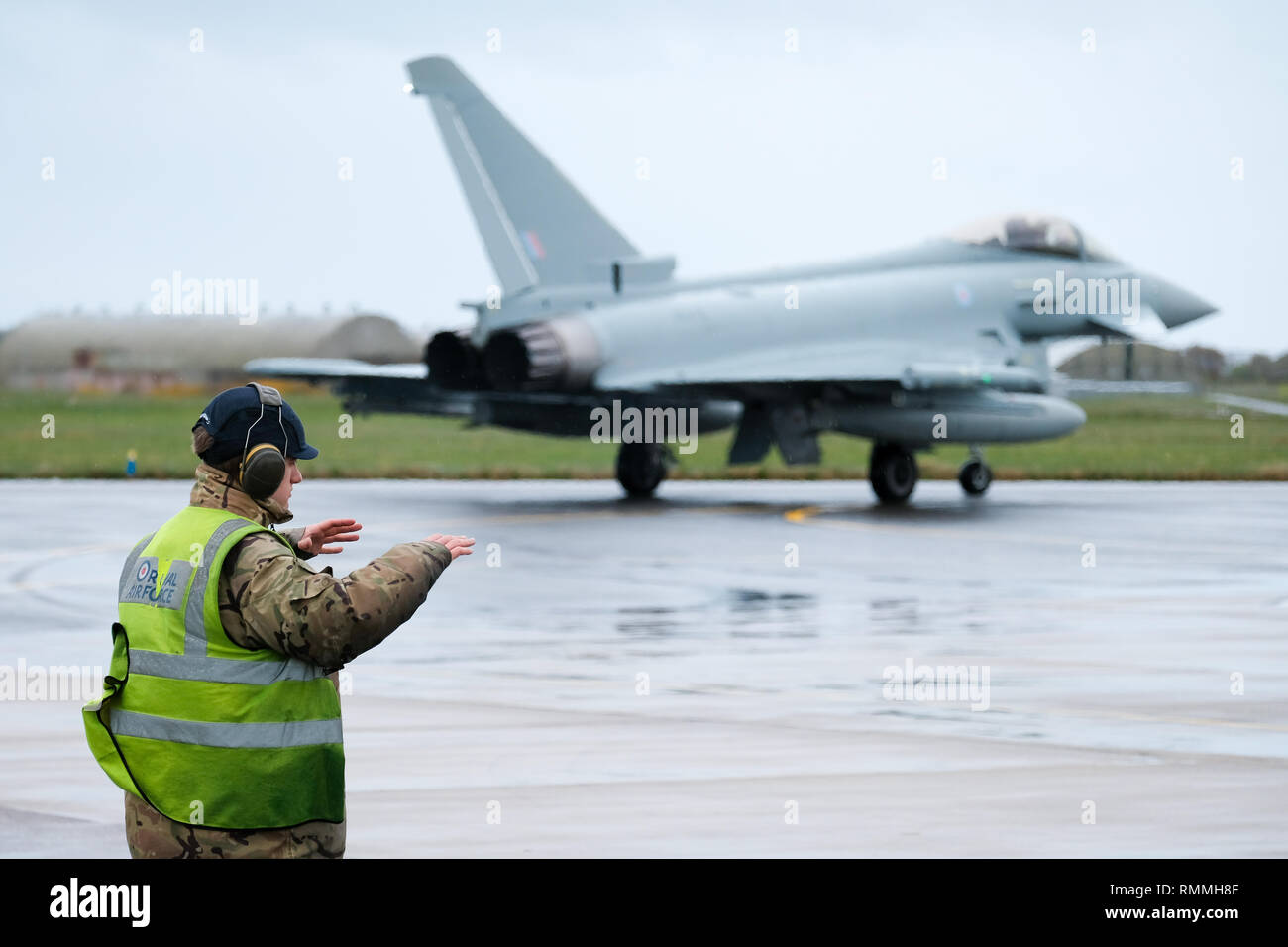 Signalling airplane hi-res stock photography and images - Alamy