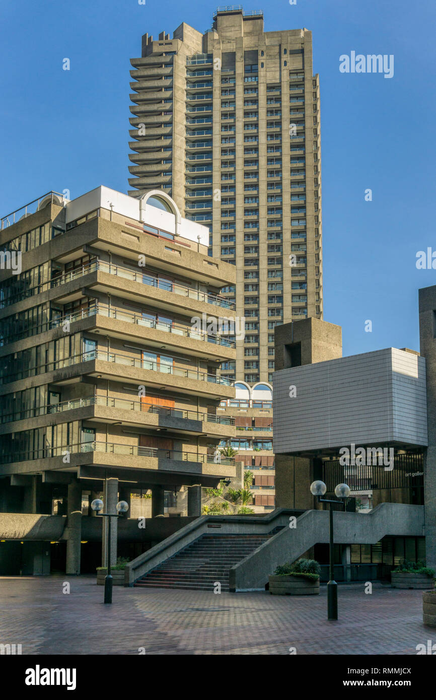 Barbican towers hi-res stock photography and images - Alamy