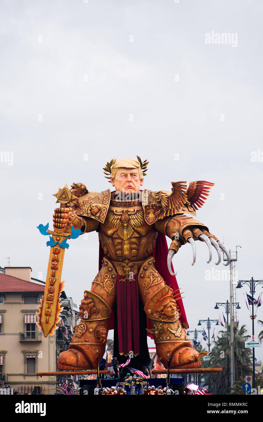 VIAREGGIO,ITALY-09: A giant paper-mache called "dazi nostri " is ...