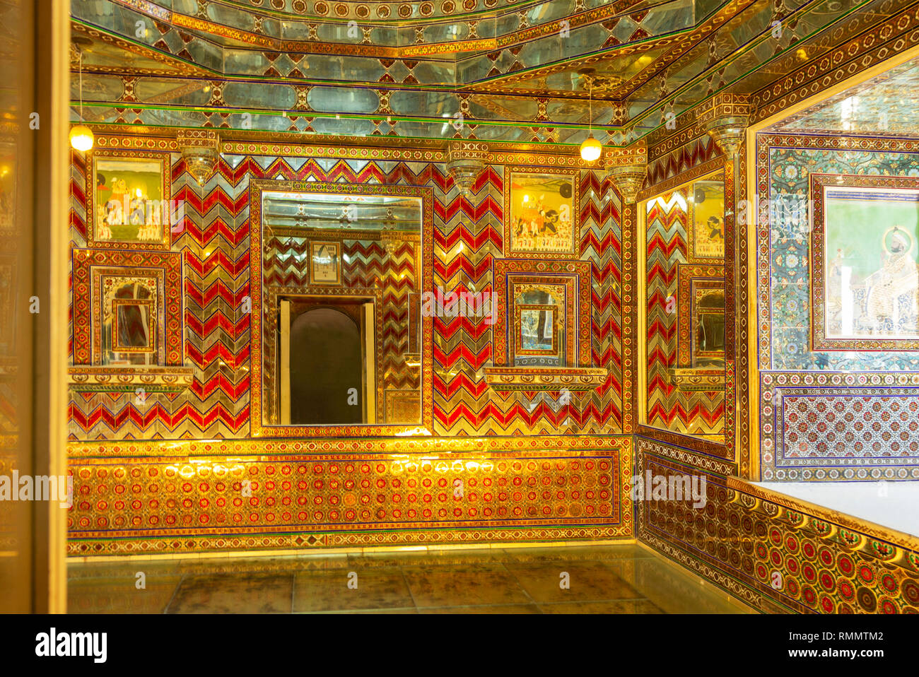 Room of mirrors, City Palace, Udaipur, Rajasthan Stock Photo - Alamy