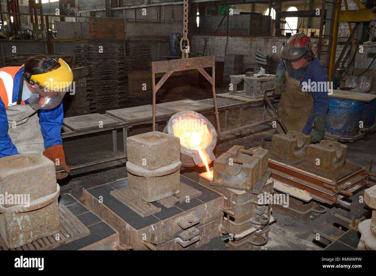 Molten metal hi-res stock photography and images - Alamy