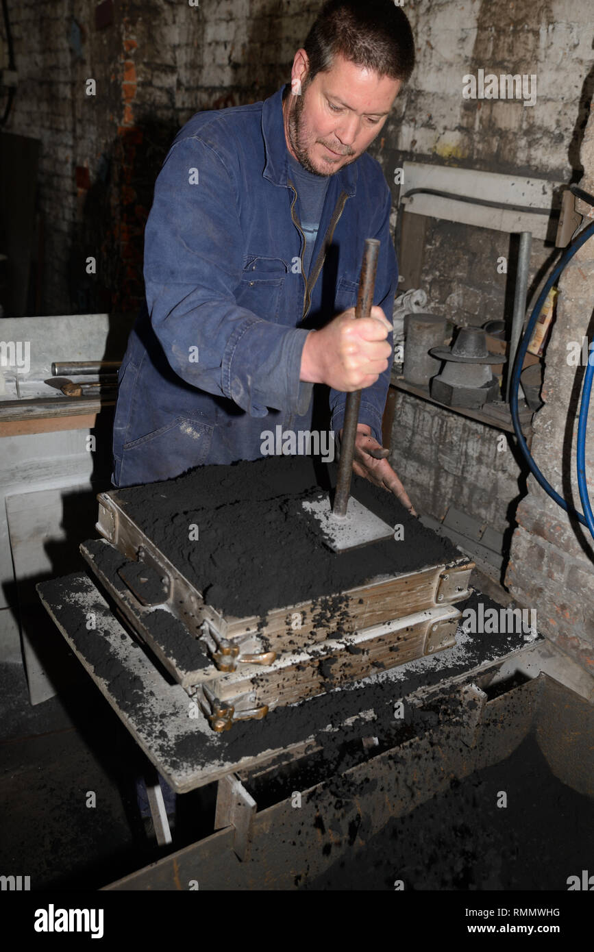 Foundry mould hi-res stock photography and images - Alamy
