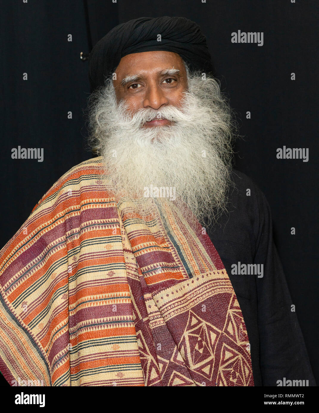 Sadhguru jaggi vasudev hi-res stock photography and images - Alamy