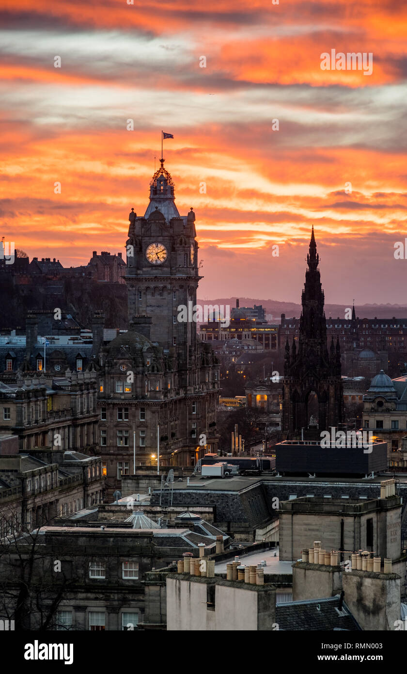 Edinburgh at sunset Stock Photo - Alamy
