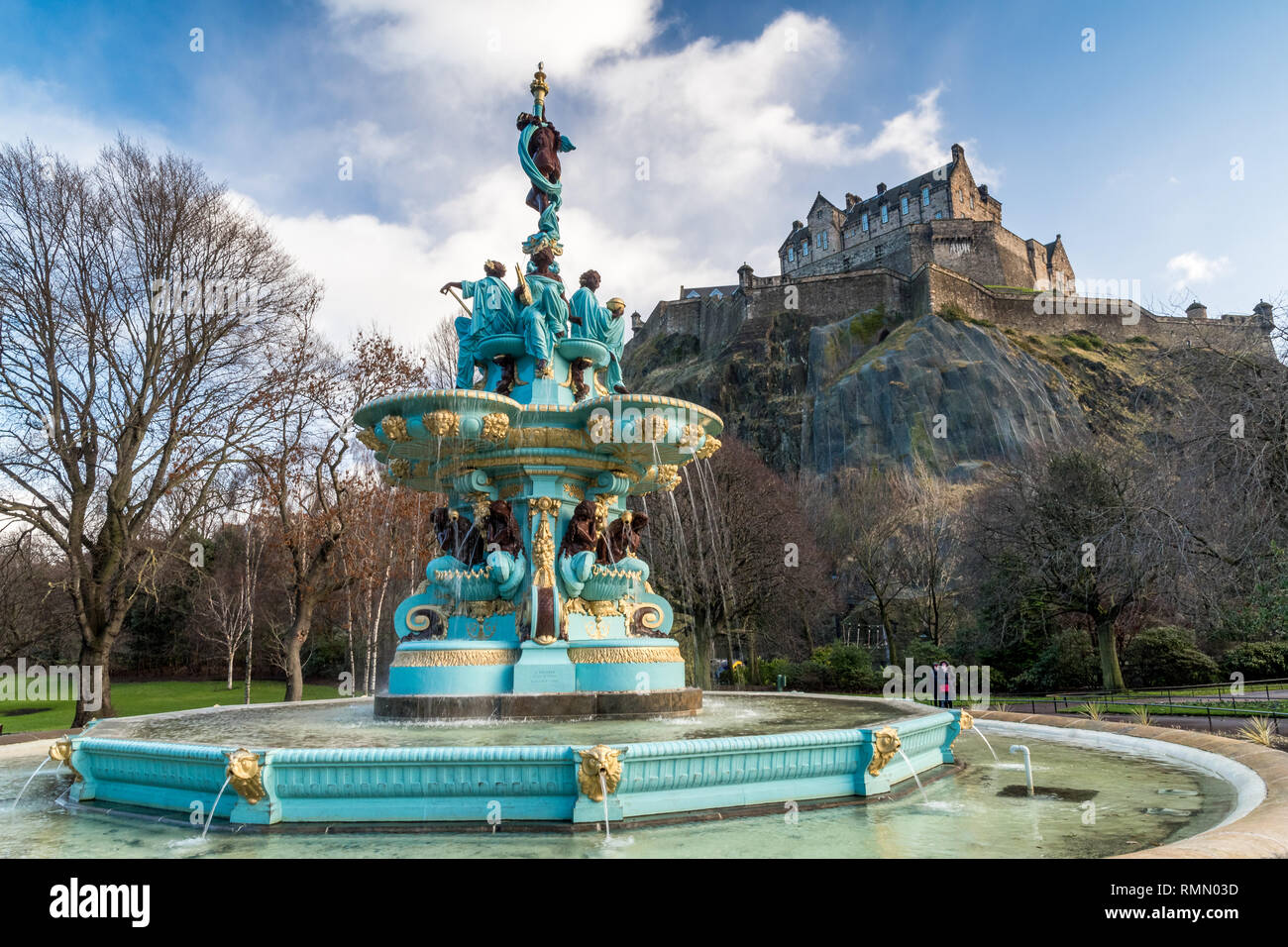 Fountain park edinburgh hi-res stock photography and images - Alamy