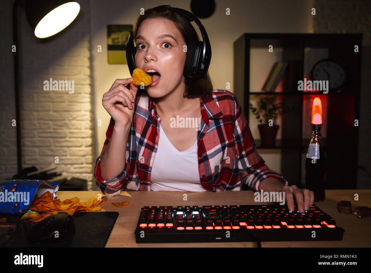 Competitive eating hi-res stock photography and images - Alamy