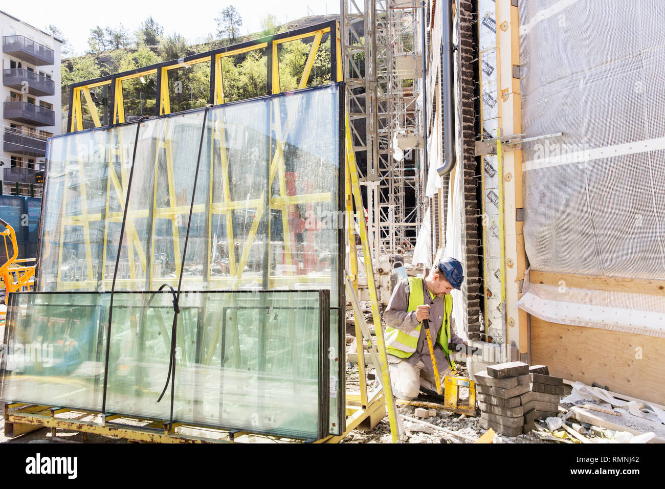 Builder occupation hi-res stock photography and images - Alamy