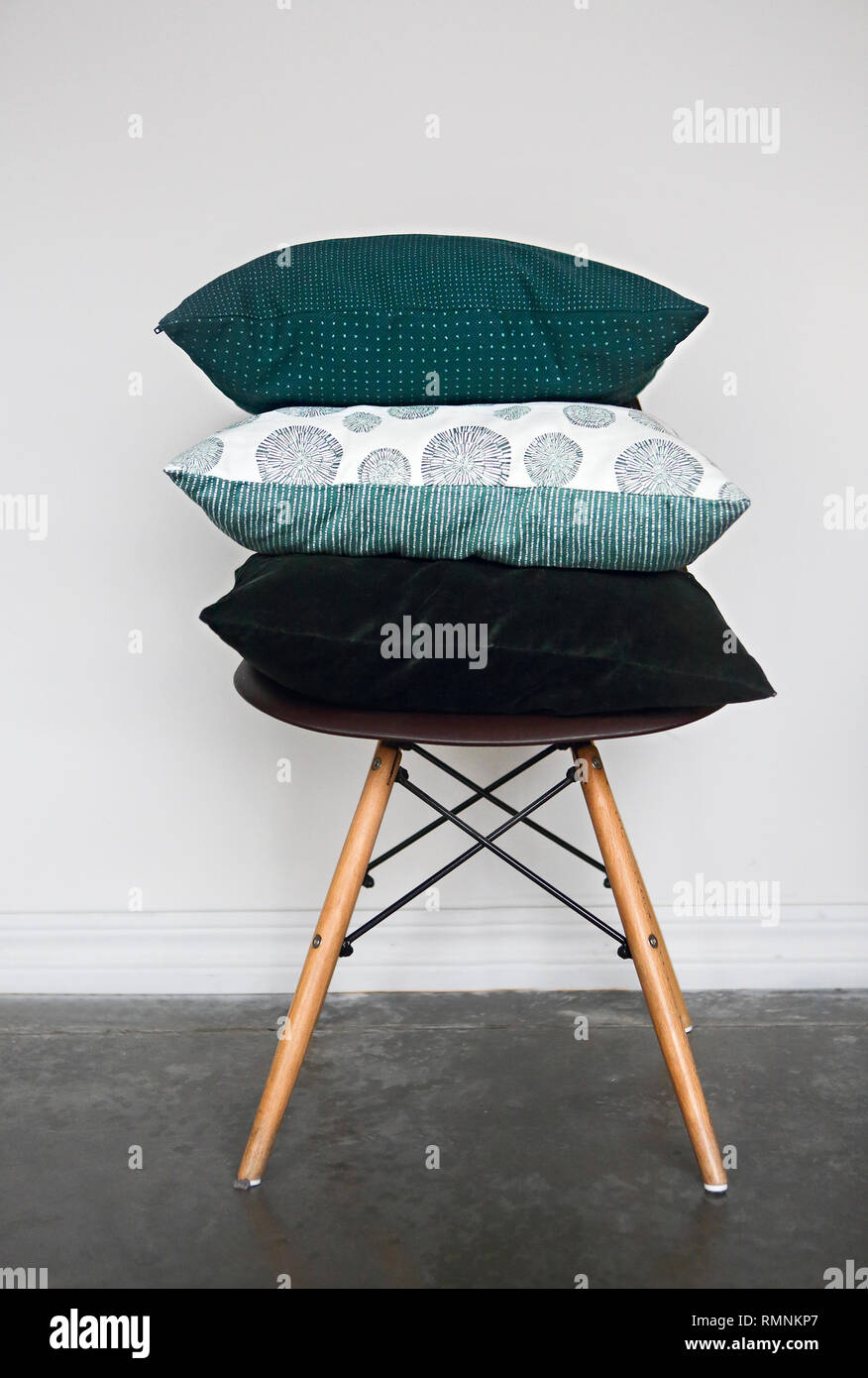 Puffy chair hi-res stock photography and images - Alamy