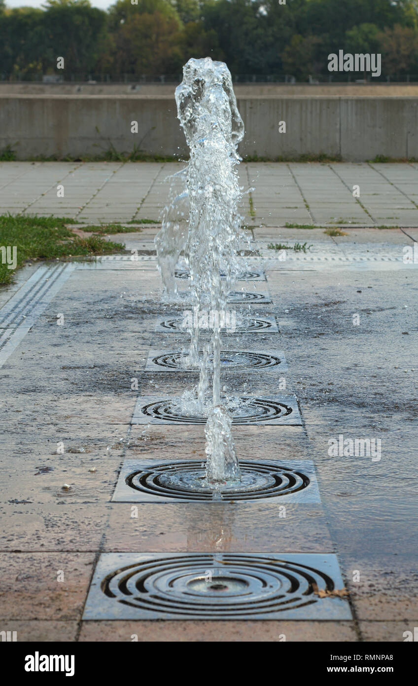 Spurt fountain hi-res stock photography and images - Alamy