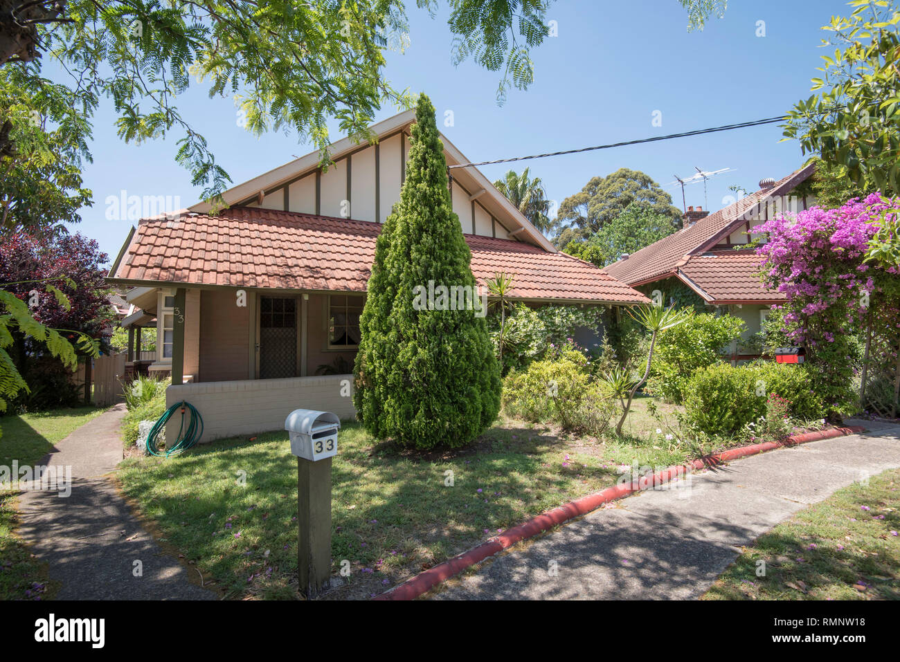 Federation bungalow hi-res stock photography and images - Alamy