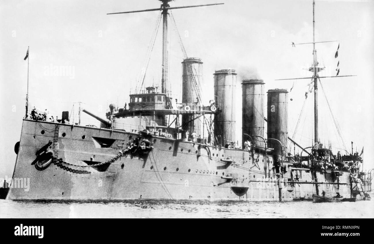 Hms drake hi-res stock photography and images - Alamy