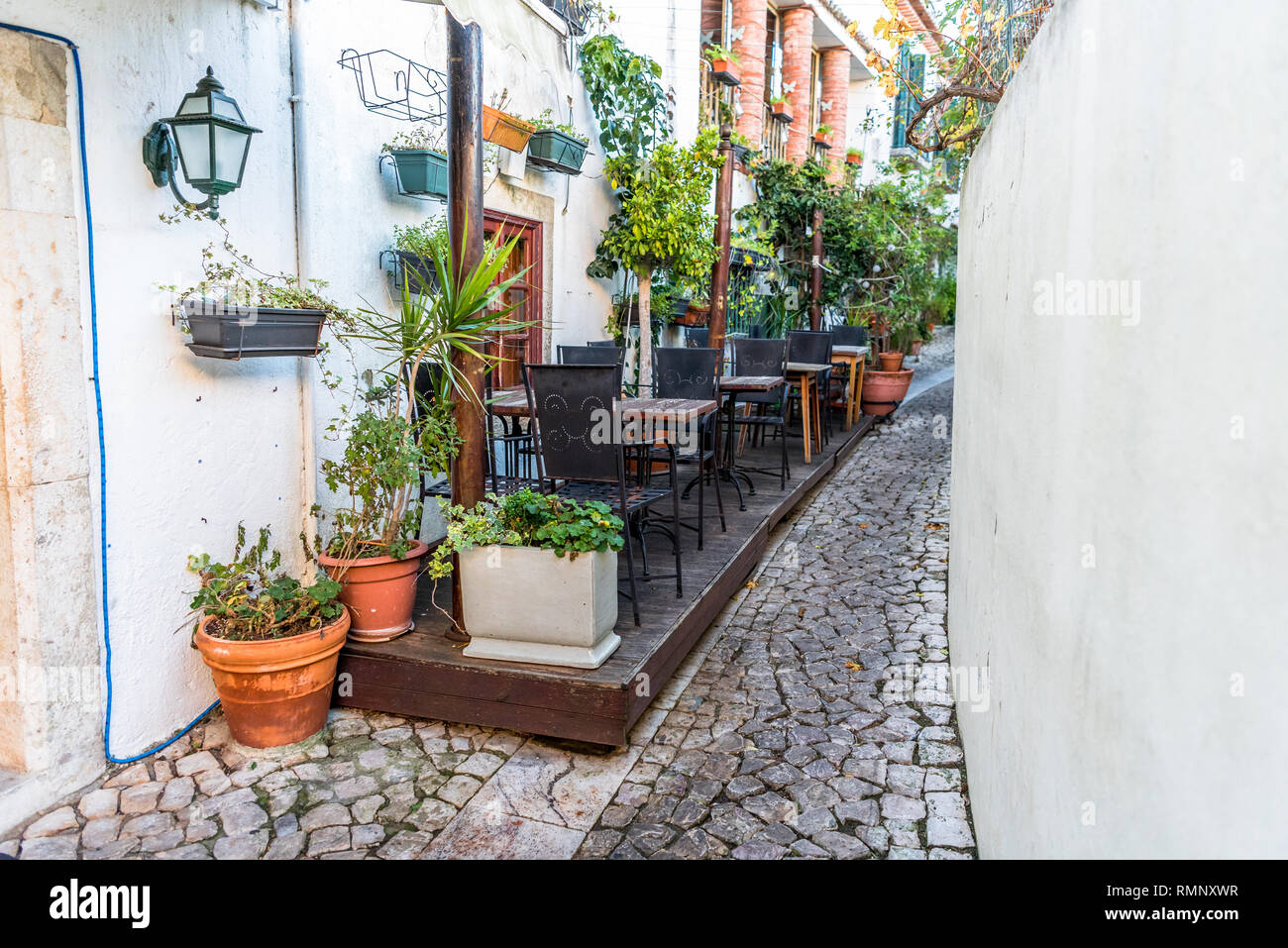 Small Run Down House High Resolution Stock Photography and Images - Alamy
