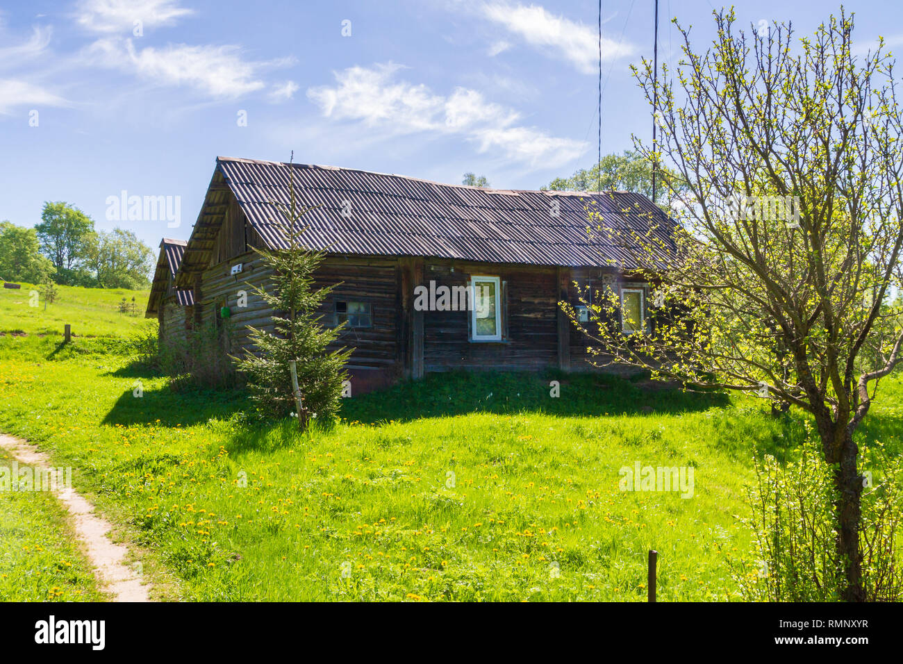 One storey house hi-res stock photography and images - Alamy
