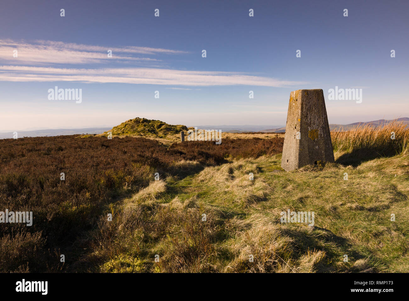 Trig point and trail leading to the ruins of Sir Watkins Tower on Cyrn ...