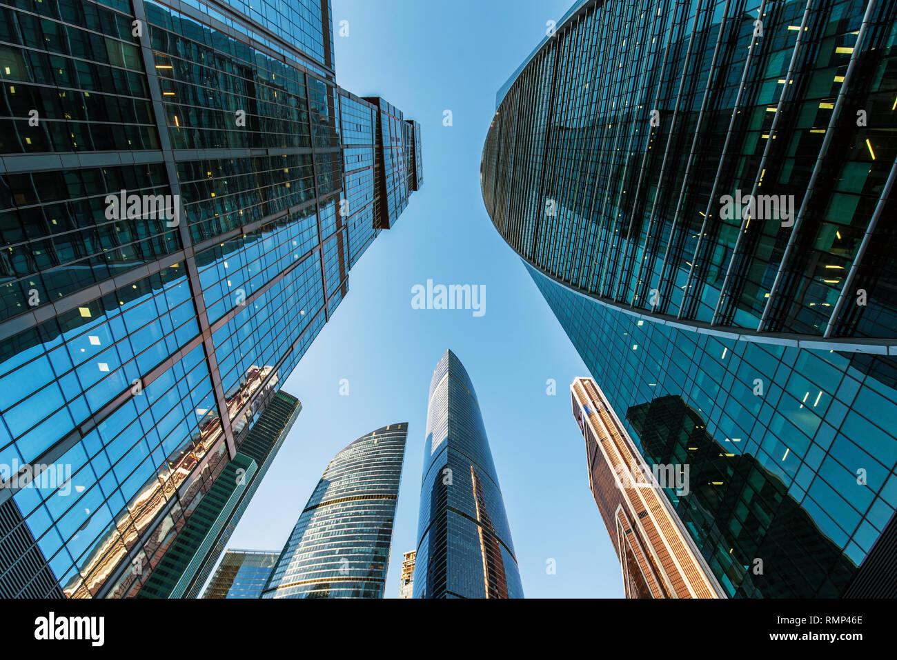 Bottom up skyscraper hi-res stock photography and images - Alamy