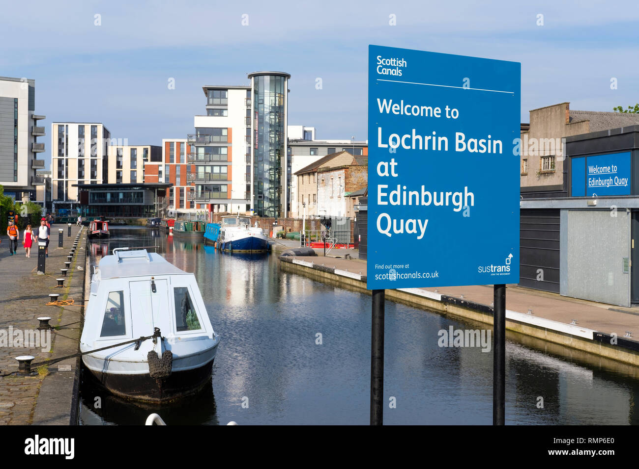 Canal boats lochrin basin edinburgh hi-res stock photography and images ...