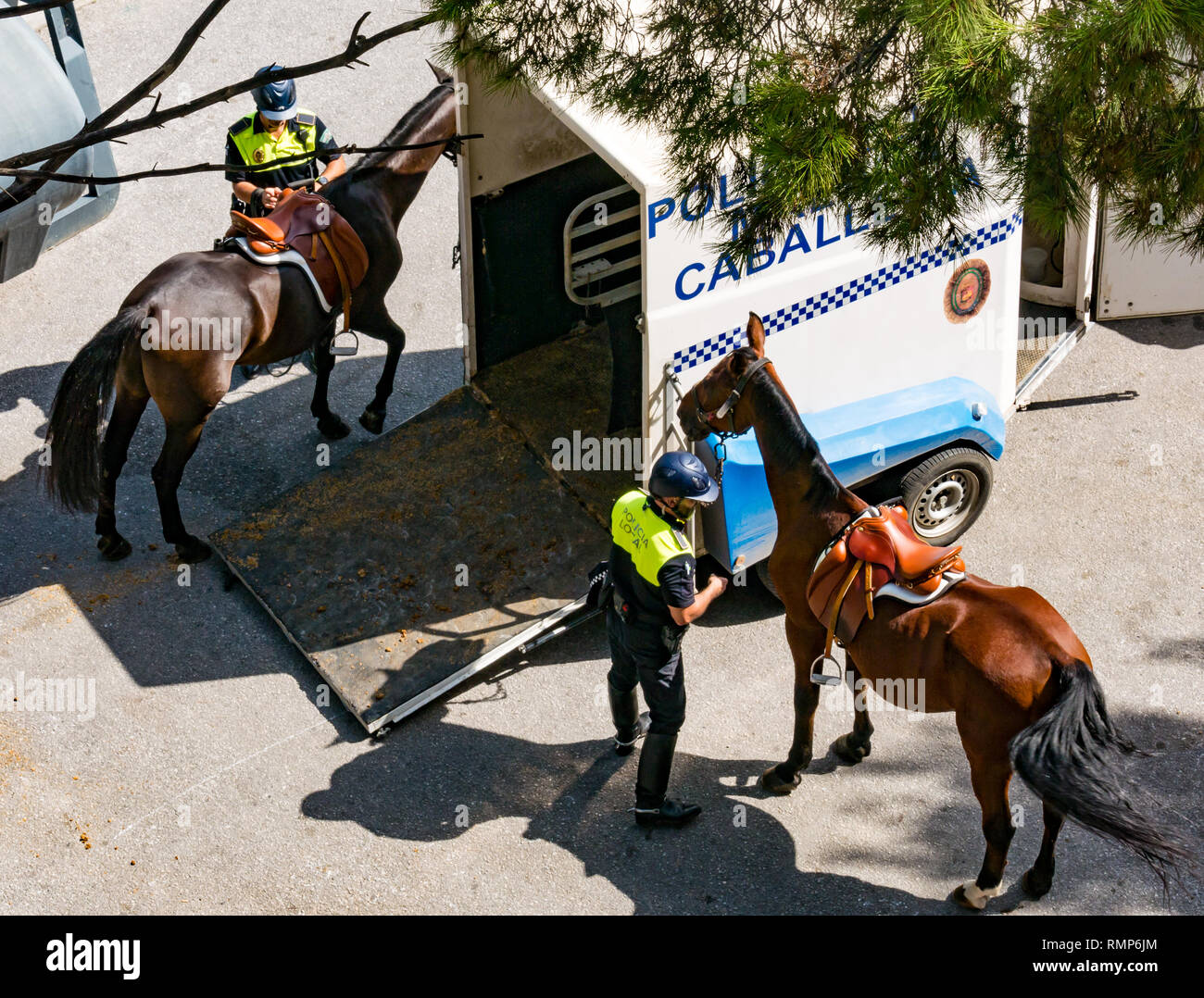 Spain police hi-res stock photography and images - Alamy