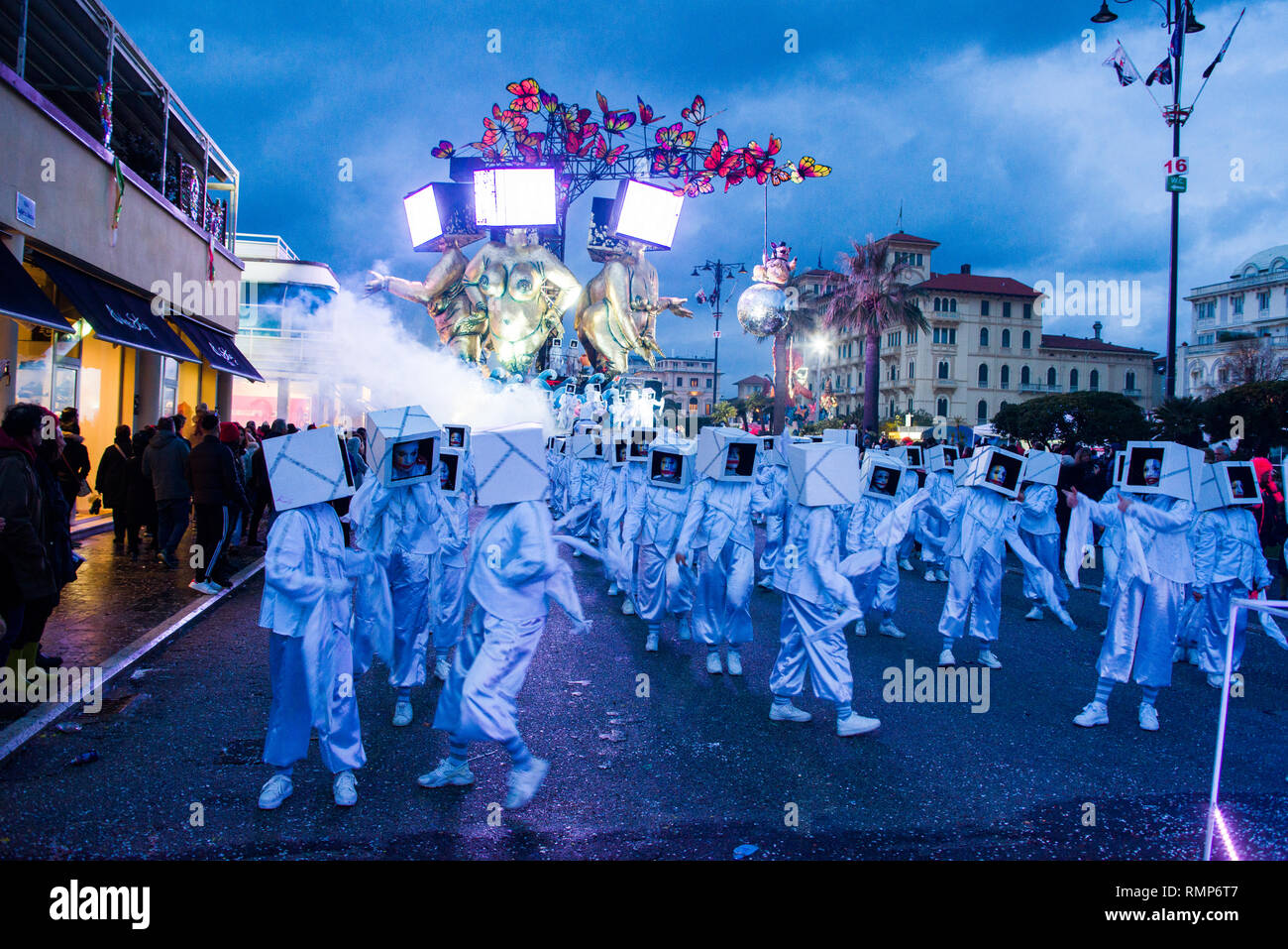 VIAREGGIO,ITALY-09: first parade of the 2019 edition of the viareggio's ...