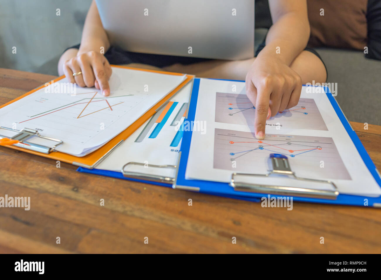 Comparing invoice hi-res stock photography and images - Alamy