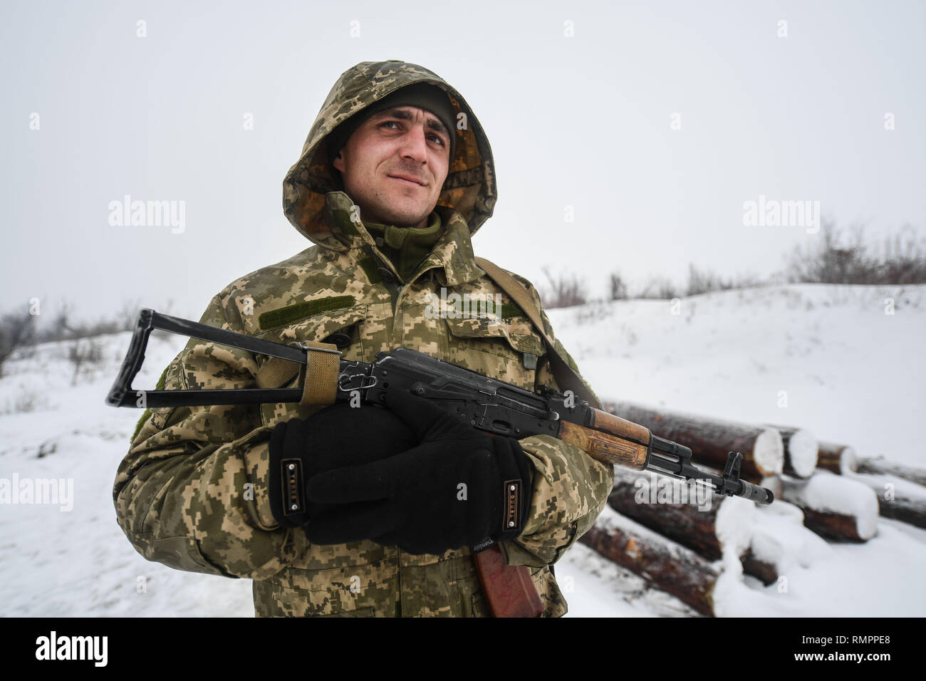 Ukrainian soldier hi-res stock photography and images - Alamy