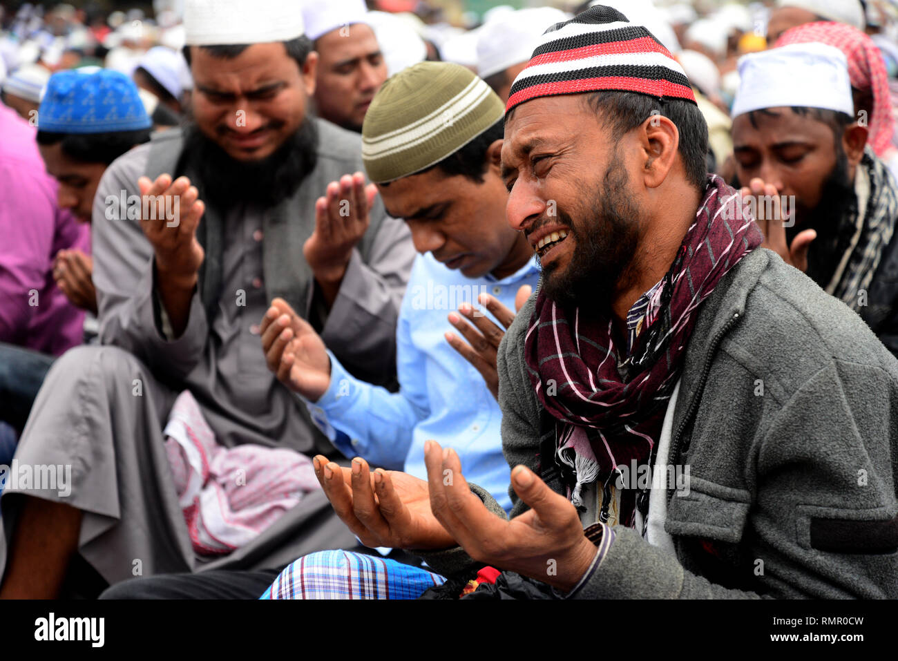 Dhaka, Bangladesh. 16th February 2019. Bangladeshi Muslim devotees take ...