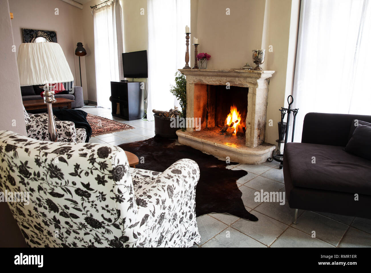 Living room open fire hi-res stock photography and images - Alamy