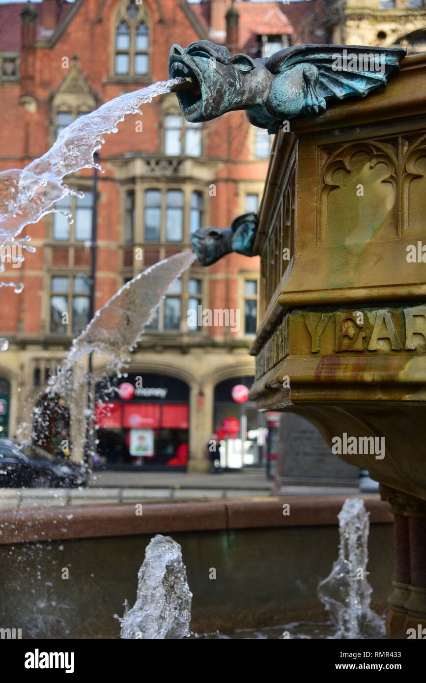 Queen victoria manchester hi-res stock photography and images - Alamy