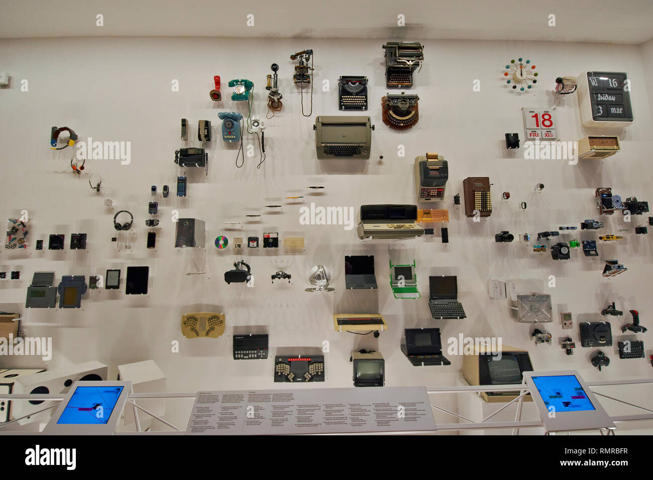 LONDON KENSINGTON HOLLAND PARK THE DESIGN MUSEUM INTERIOR DISPLAY OF ...