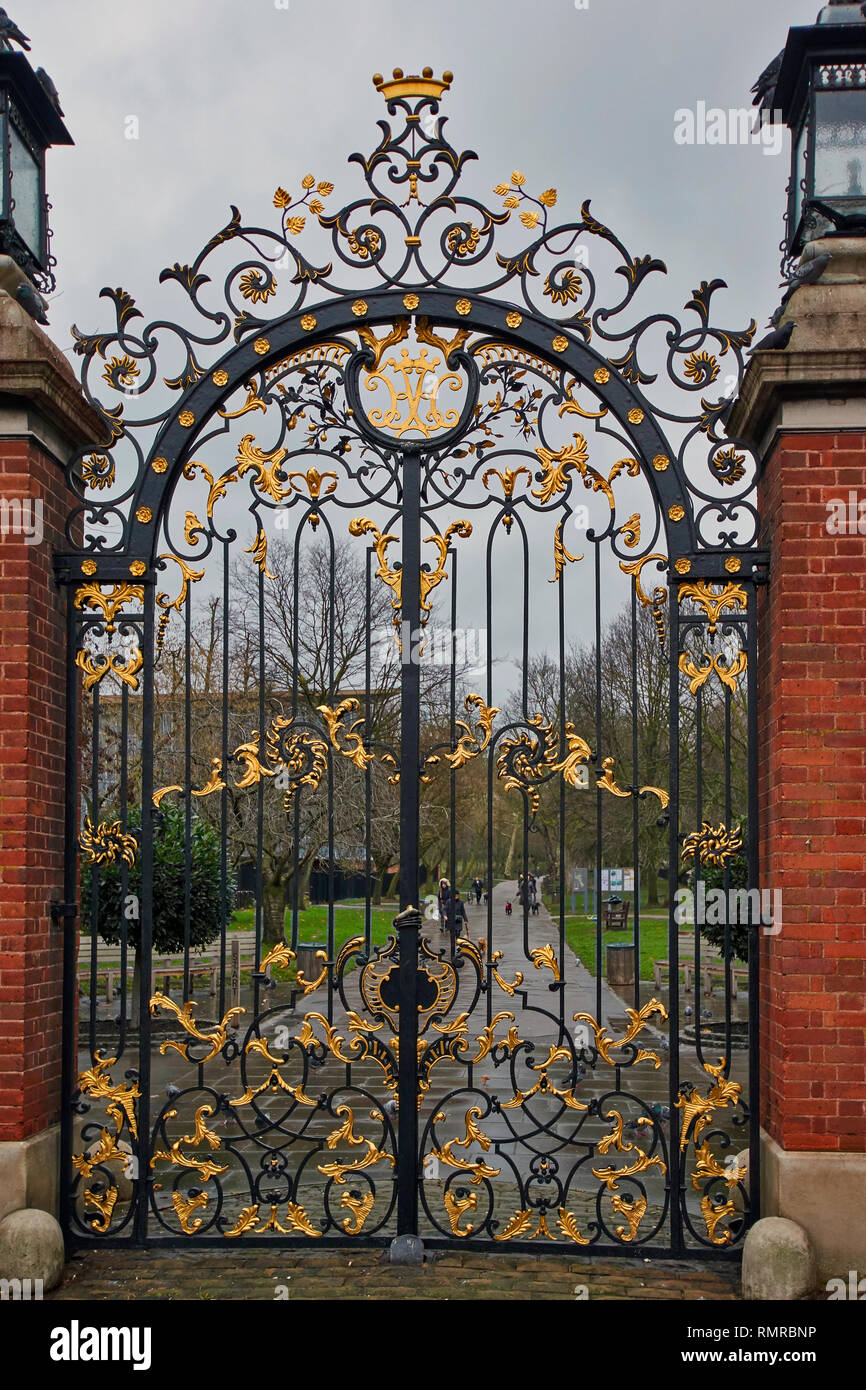 Holland park london garden hi-res stock photography and images - Alamy