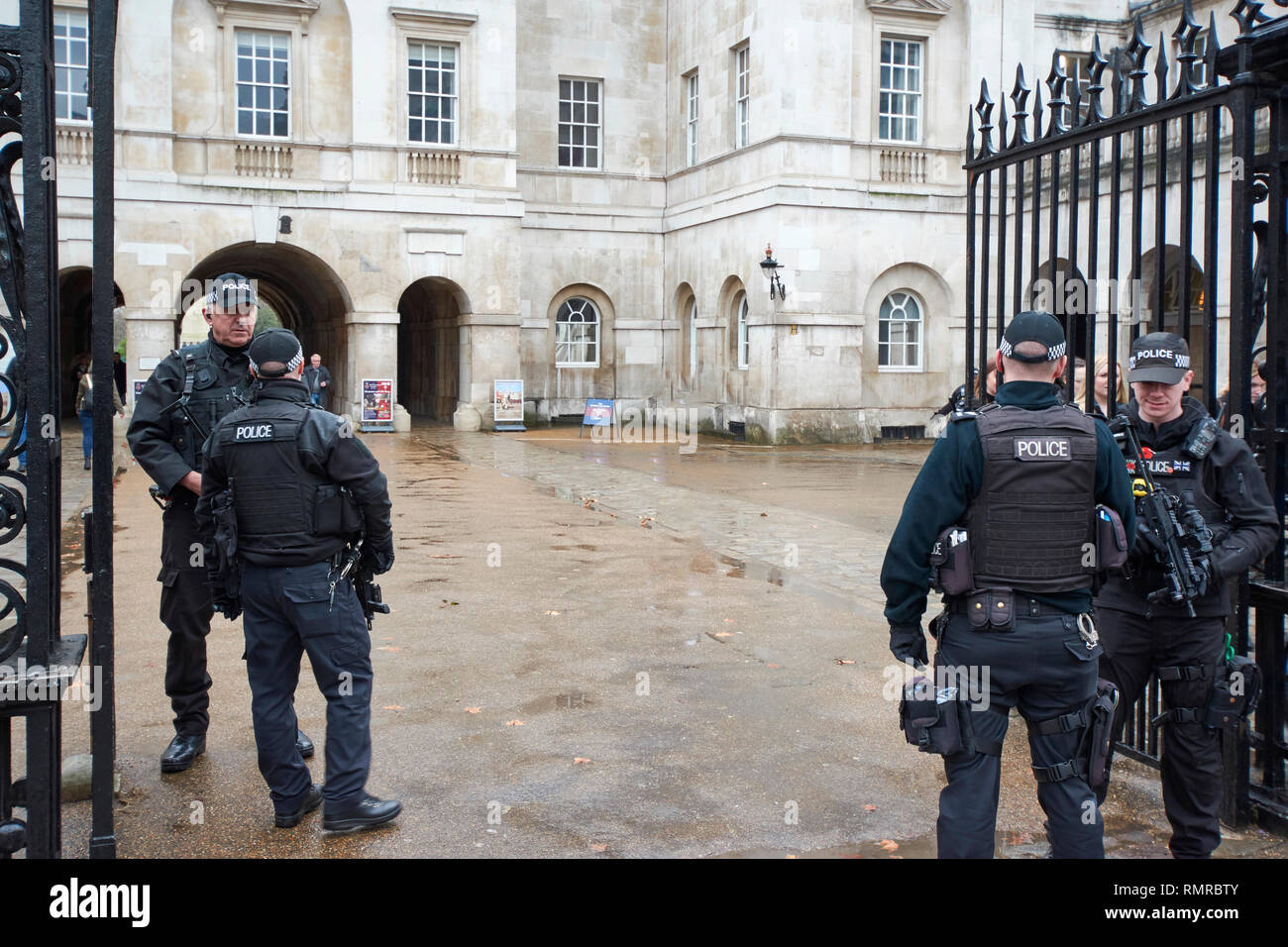 LONDON WHITEHALL ARMED POLICE ON DUTY AT HORSE GUARDS Stock Photo - Alamy