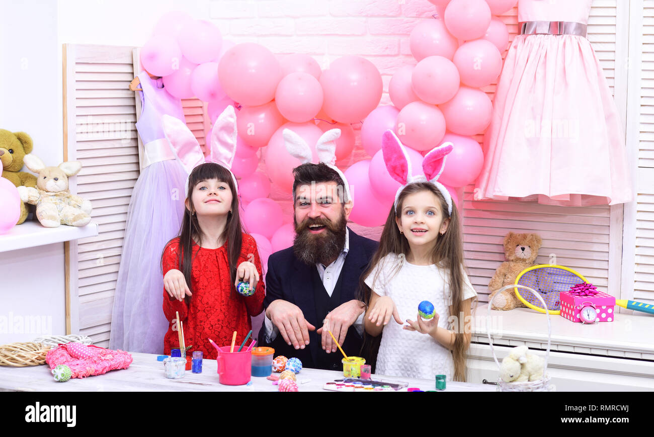 Happy family celebrate spring holiday, love Stock Photo - Alamy