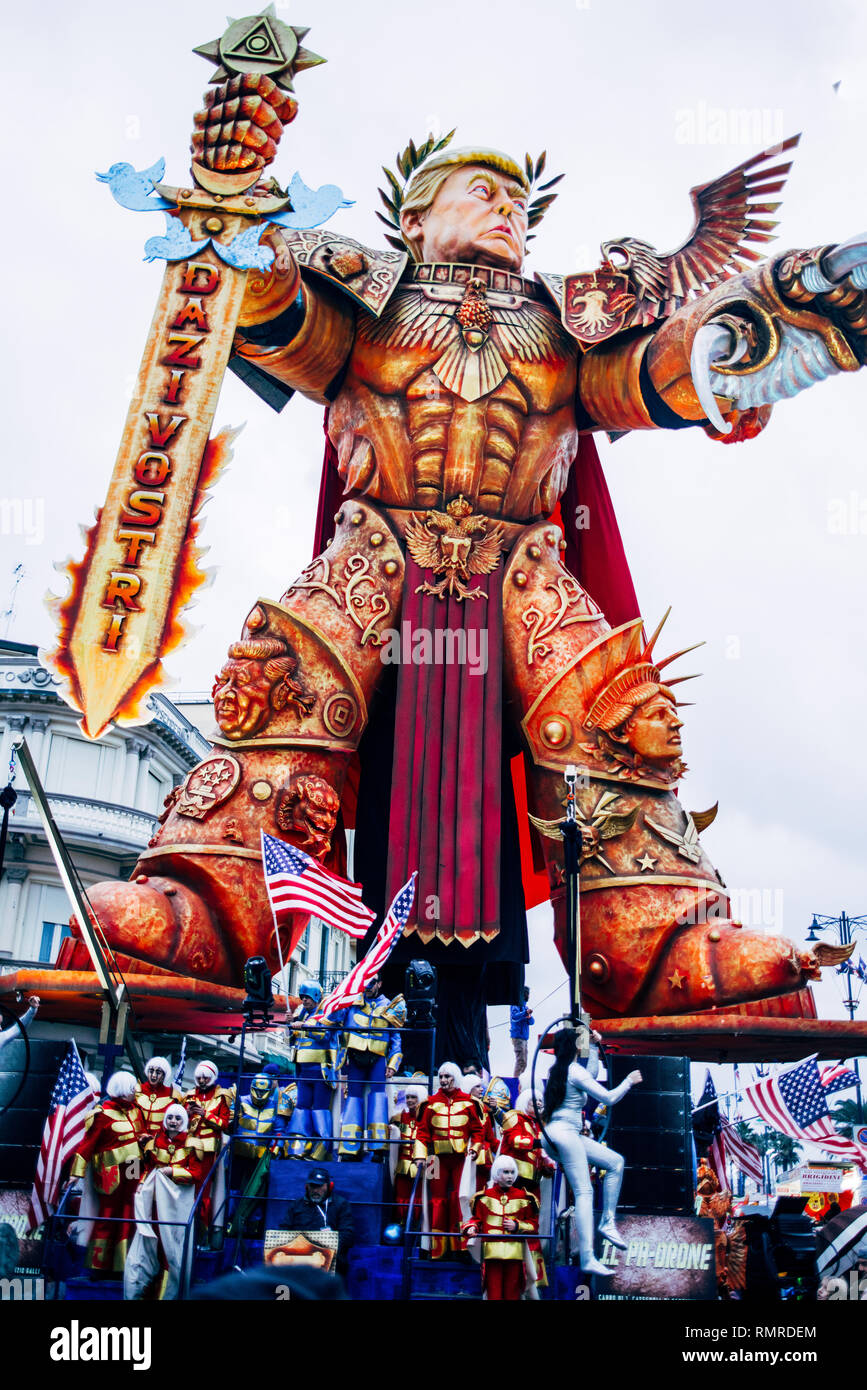 VIAREGGIO,ITALY-09: A giant paper-mache called "dazi nostri " is ...