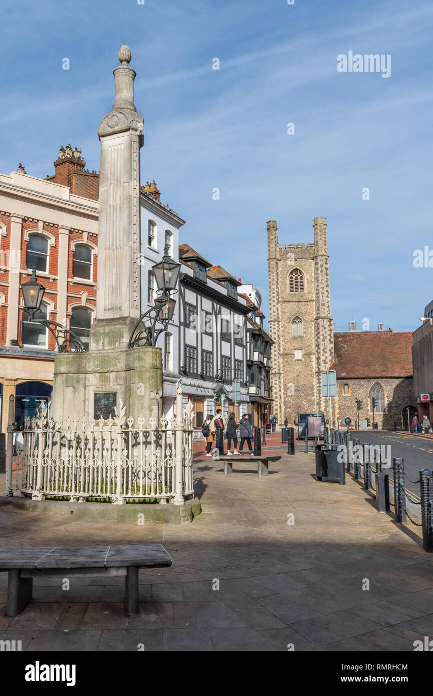The monument in Market Place Square, Reading Stock Photo - Alamy