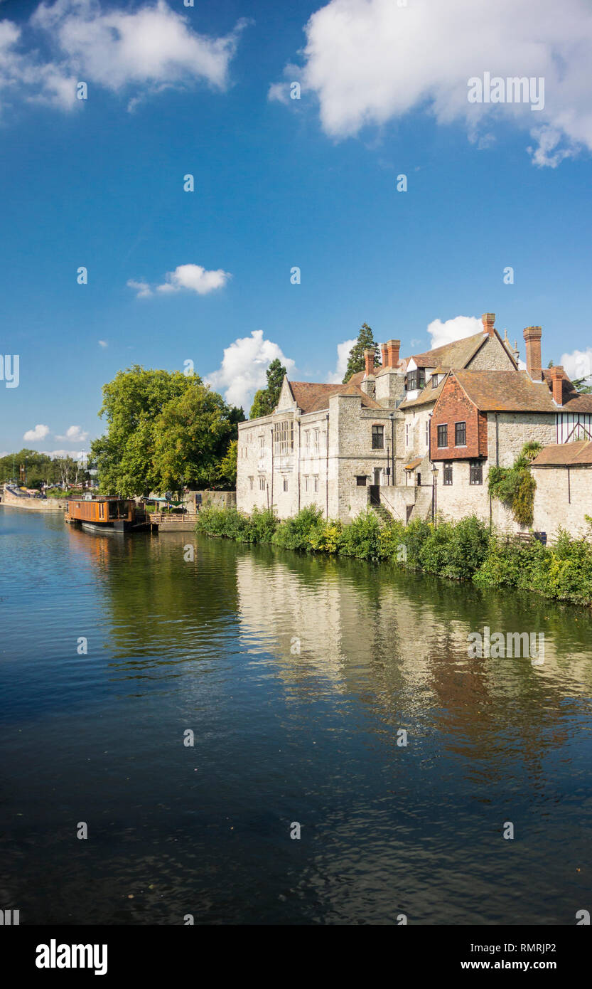 Maidstone kent england river view hi-res stock photography and images ...