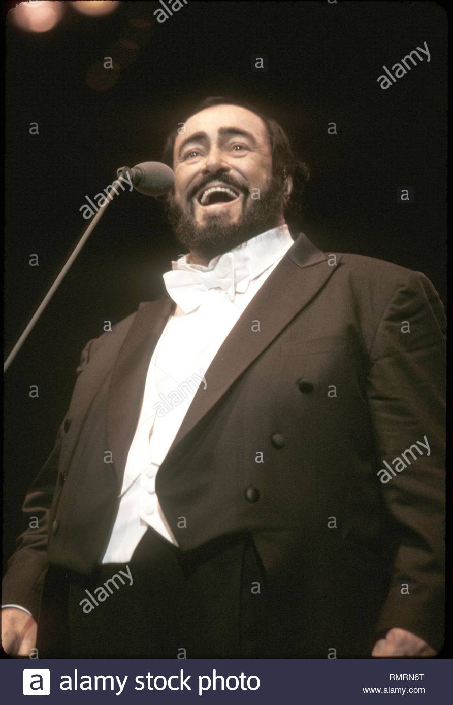 Italian Opera Singer Luciano Pavarotti Stock Photos & Italian Opera ...