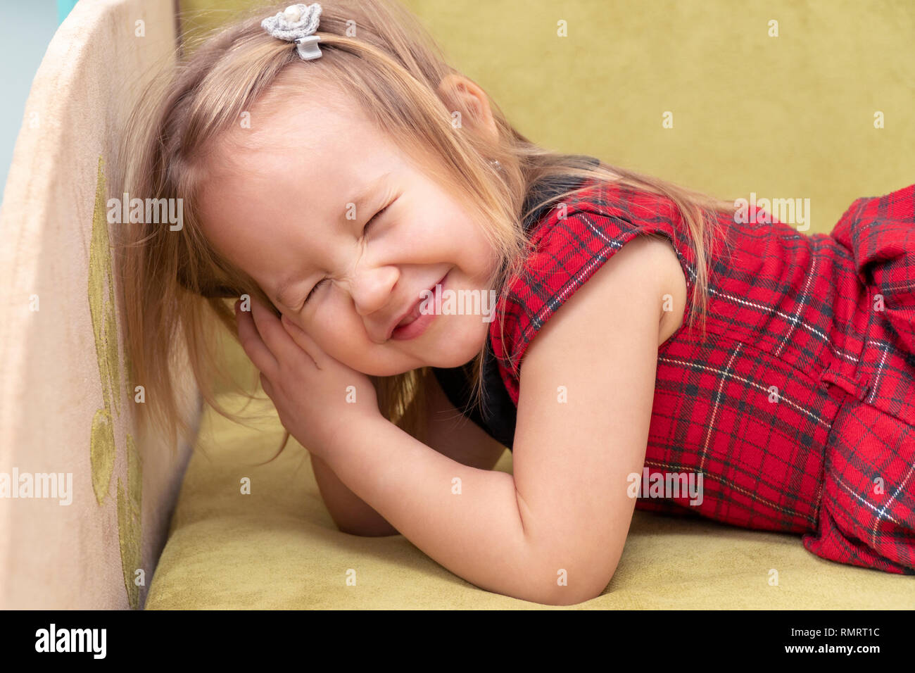 little girl closed her eyes Stock Photo - Alamy little girl closed her eyes Stock Photo - Alamy