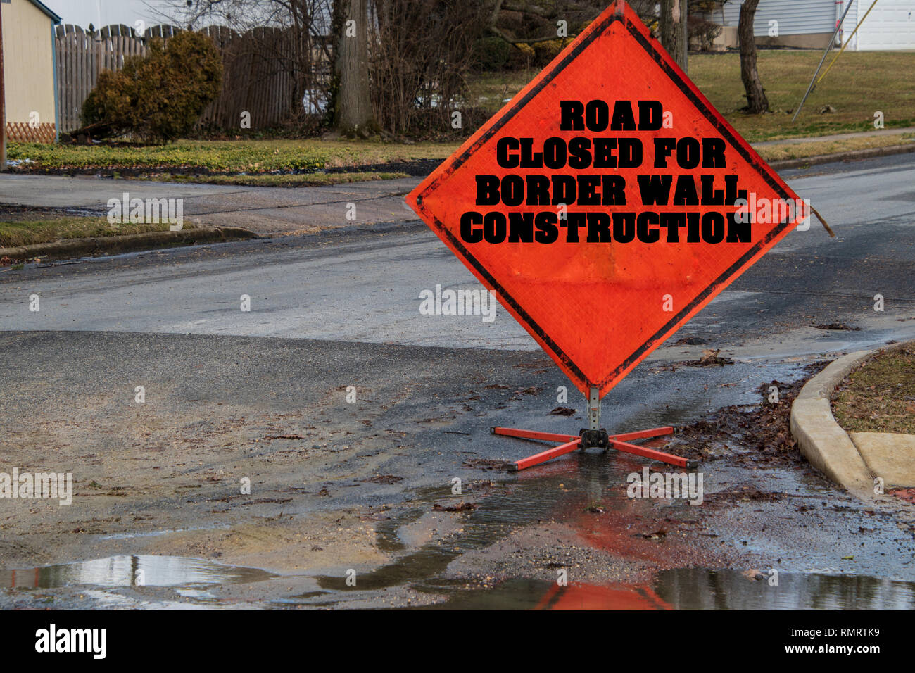 Road Sign Mexico Border High Resolution Stock Photography and Images ...