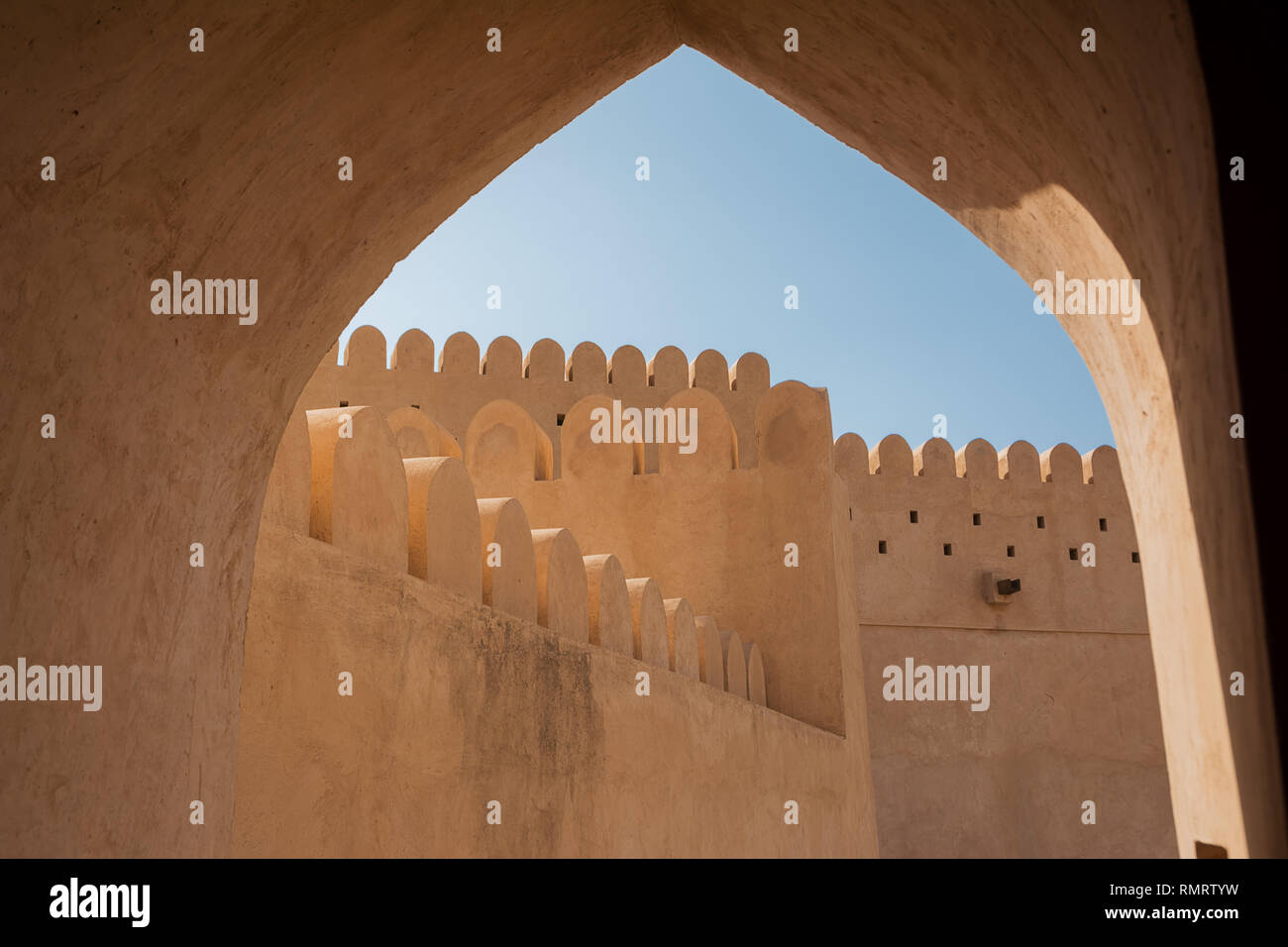 Scalloped arch hi-res stock photography and images - Alamy