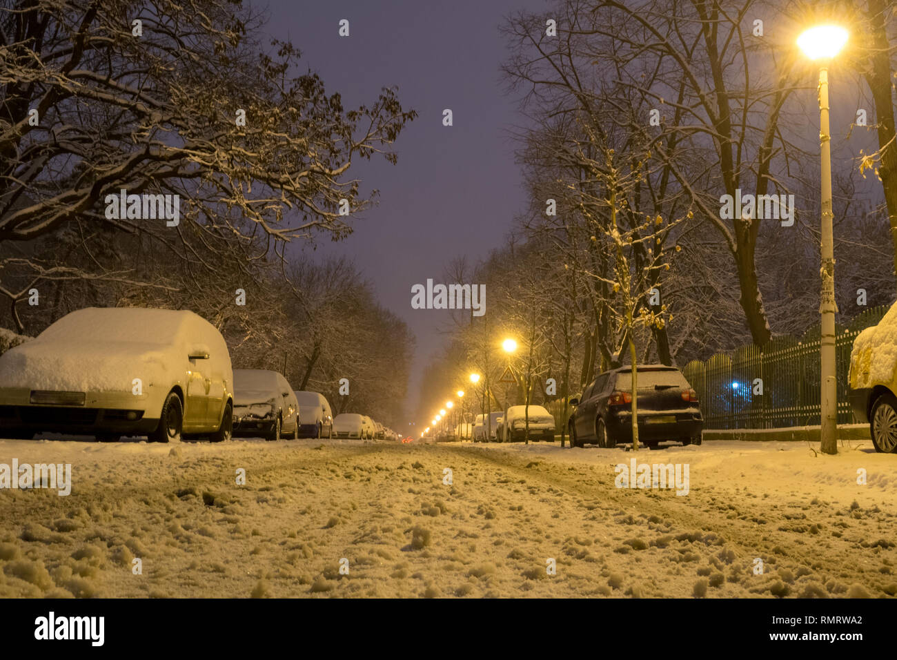 Car narrow road stuck hi-res stock photography and images - Alamy