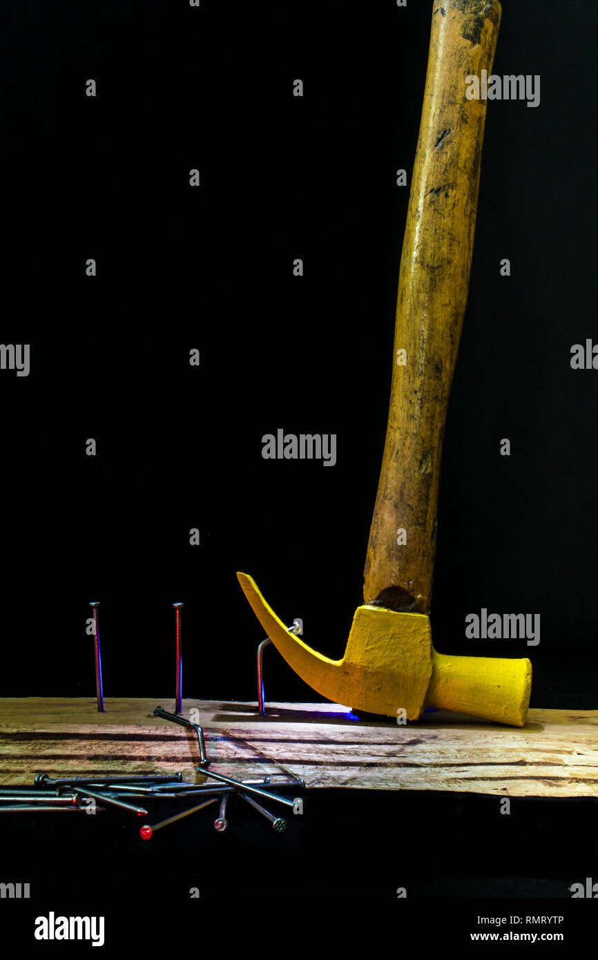 hammer pulling nails Stock Photo - Alamy