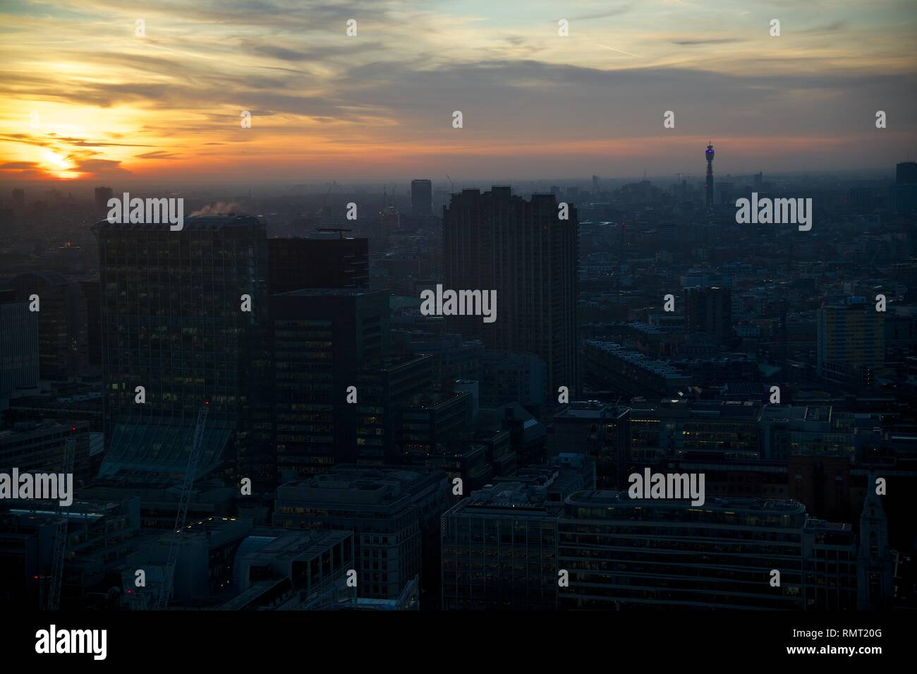 Hazy polluted sunset over the city of London Stock Photo - Alamy