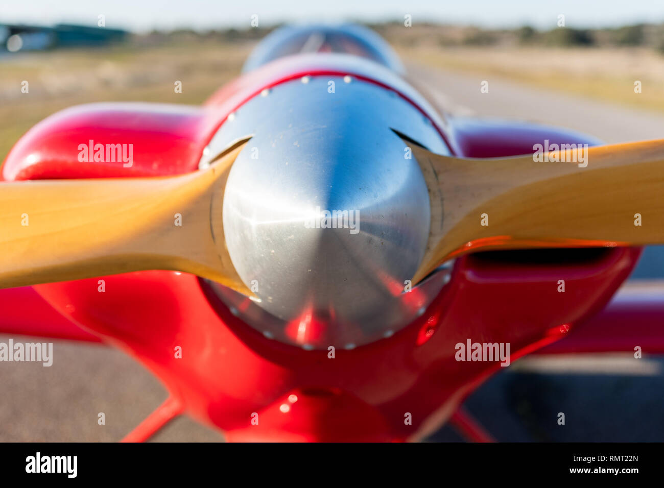 Propeller screw small aircraft hi-res stock photography and images - Alamy