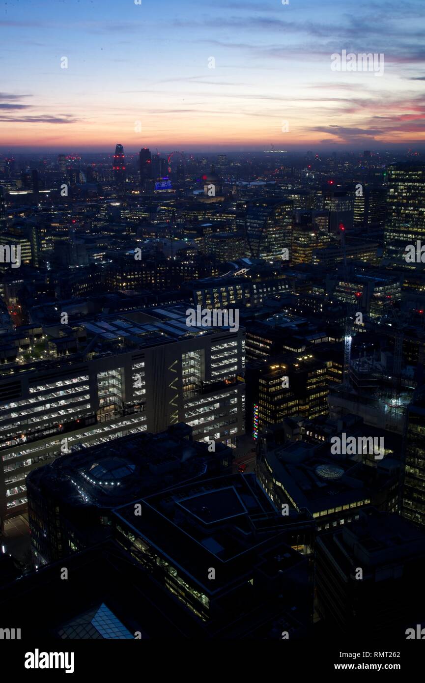 London skyline west facing hi-res stock photography and images - Alamy